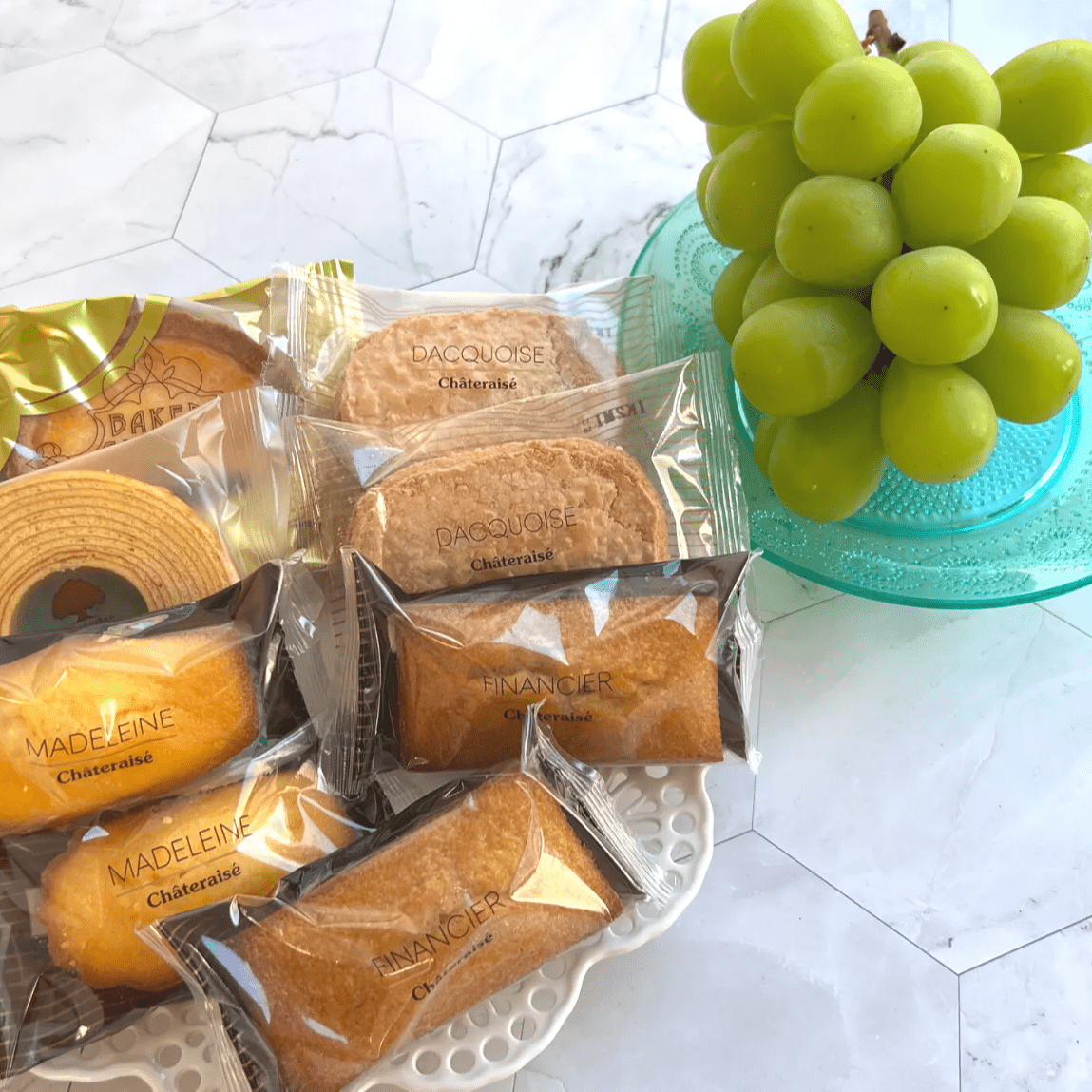 【シャトレーゼ】今が旬！シャインマスカットとスイーツの詰合せBOX発売 | 4MEEE