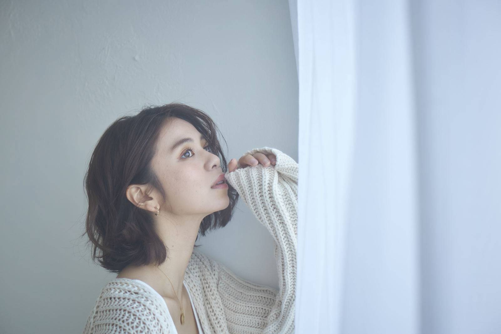 ハッピーオーラ漂う彼女がパートナーに求める条件とは【佐藤晴美インタビューvol.3】 | 4MEEE