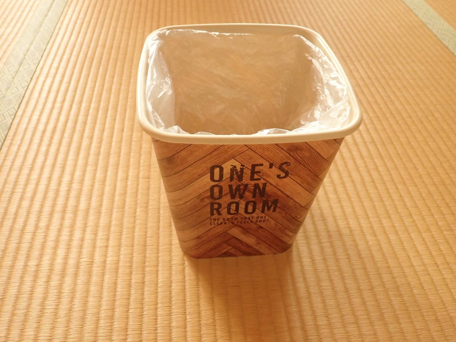 【ダイソー】ダストボックス角型OORとは？使いやすい100均のゴミ箱 | 4MEEE