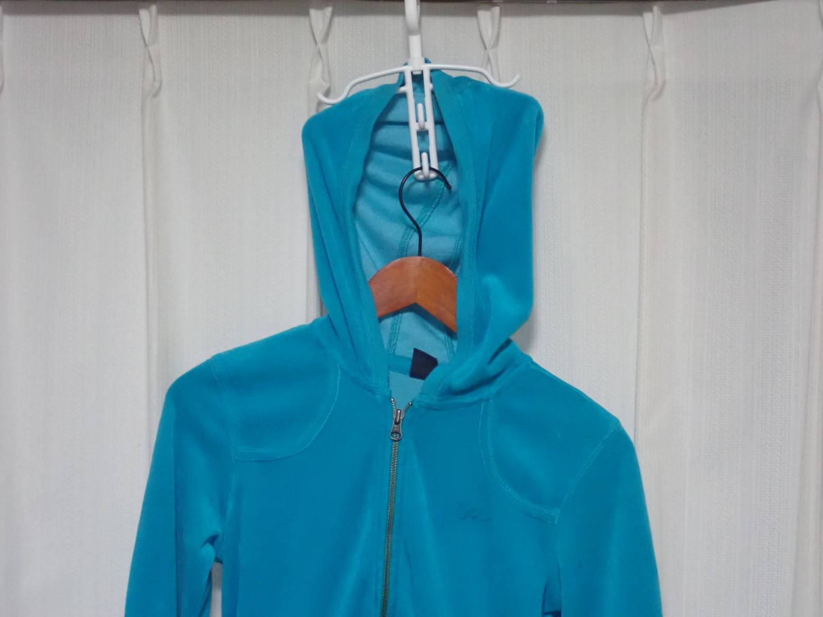 【ダイソー】パーカーハンガーWHとは？便利な100均おすすめアイテム | 4MEEE