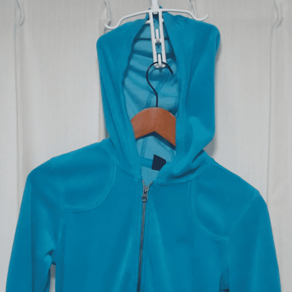 【ダイソー】パーカーハンガーWHとは？便利な100均おすすめアイテム | 4MEEE