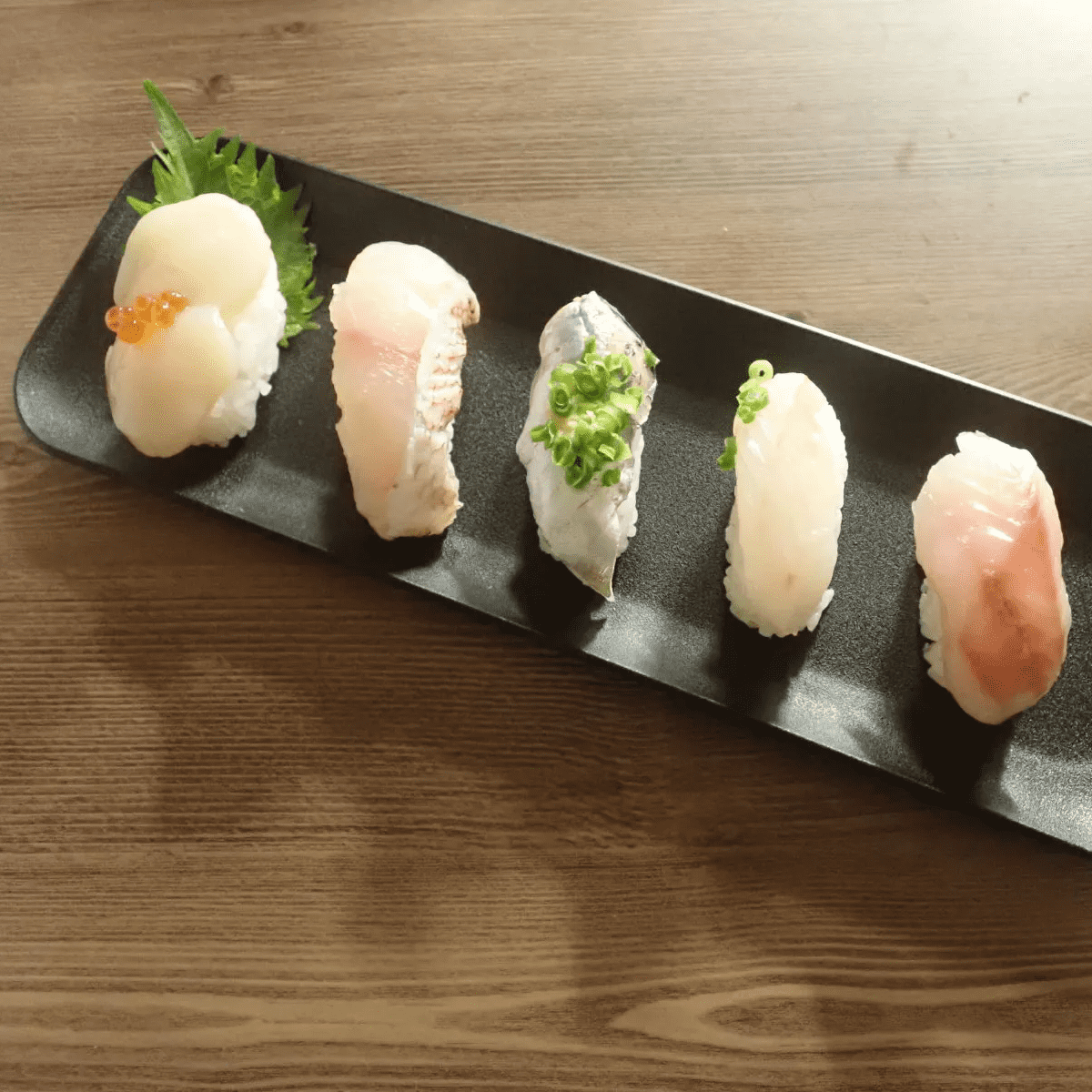 【ダイソー】深月レンジ食器(長皿、31cm×10cm、黒)とは？ | 4MEEE