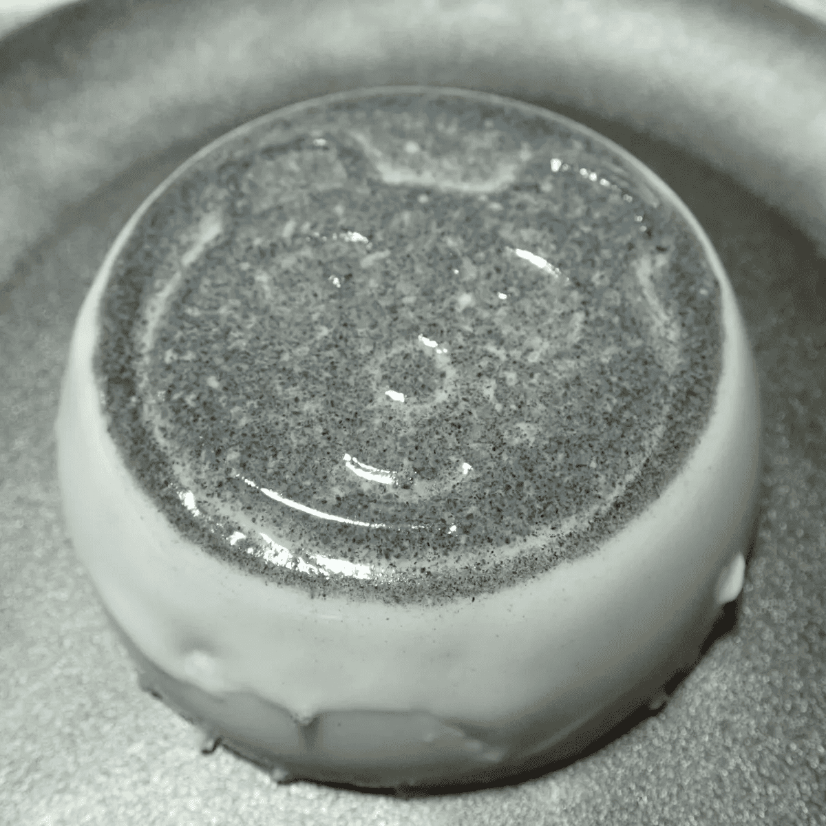 【ダイソー】ハウスプチ黒ごまプリン51gとは？100均で市販されているお菓子 | 4MEEE