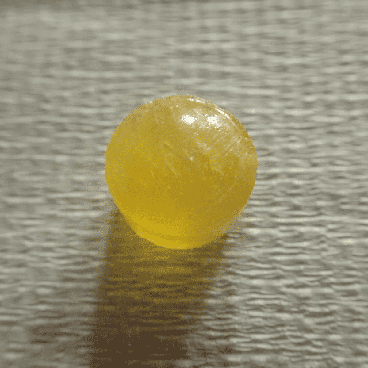 【ダイソー】加藤製菓梅はちみつのど飴65gとは？100均おすすめお菓子 | 4MEEE