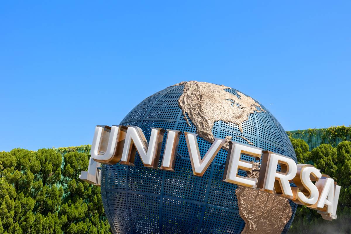 【ユニバ編】6月向きの服装おすすめ14選♪夏のUSJに最適なコーデとは？ | 4MEEE