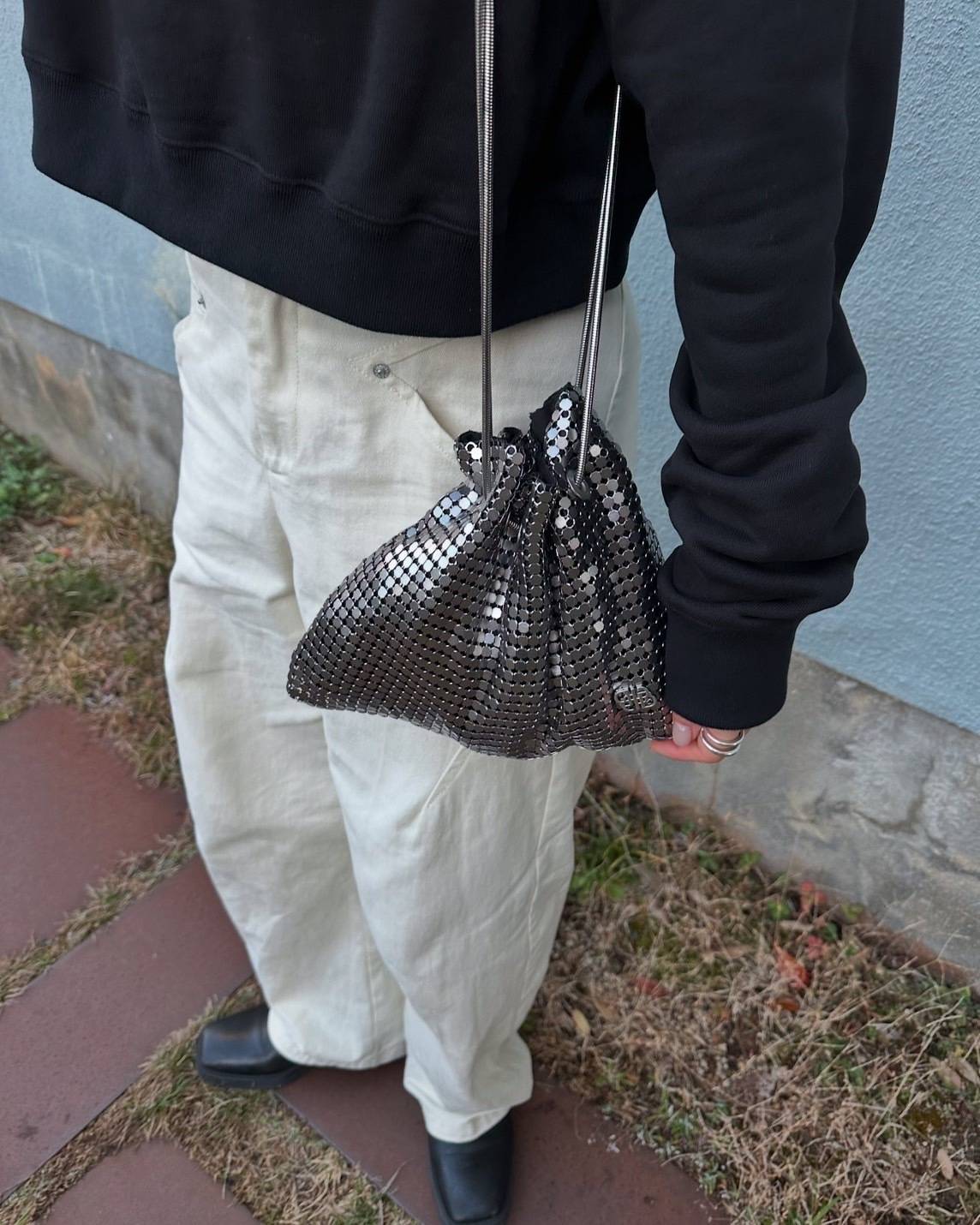 一瞬で心を奪う存在感！コーデがぐんと格上げする「BIGOTRE」の大人バッグ | 4MEEE