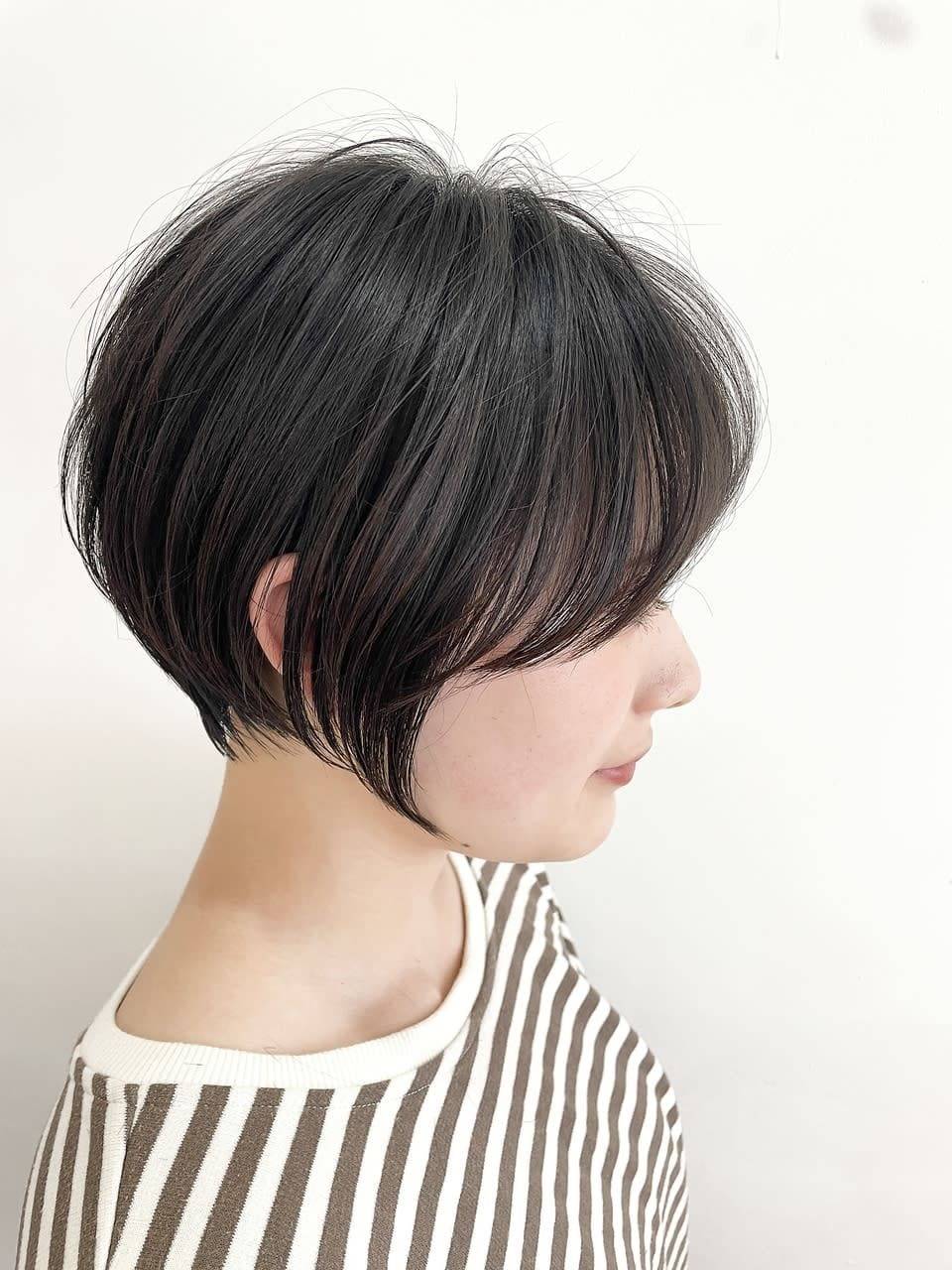 「丸顔さんも面長さんもOK！小顔ショートヘア5選〜2025年初秋〜」の画像一覧 | 4MEEE