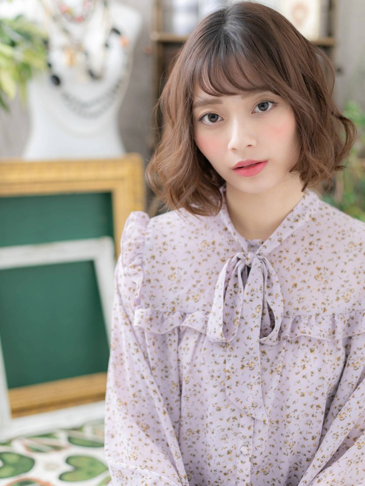 やりすぎ感ゼロ！老け顔さんが若く見えるボブ5選〜2025年晩秋〜 | 4MEEE