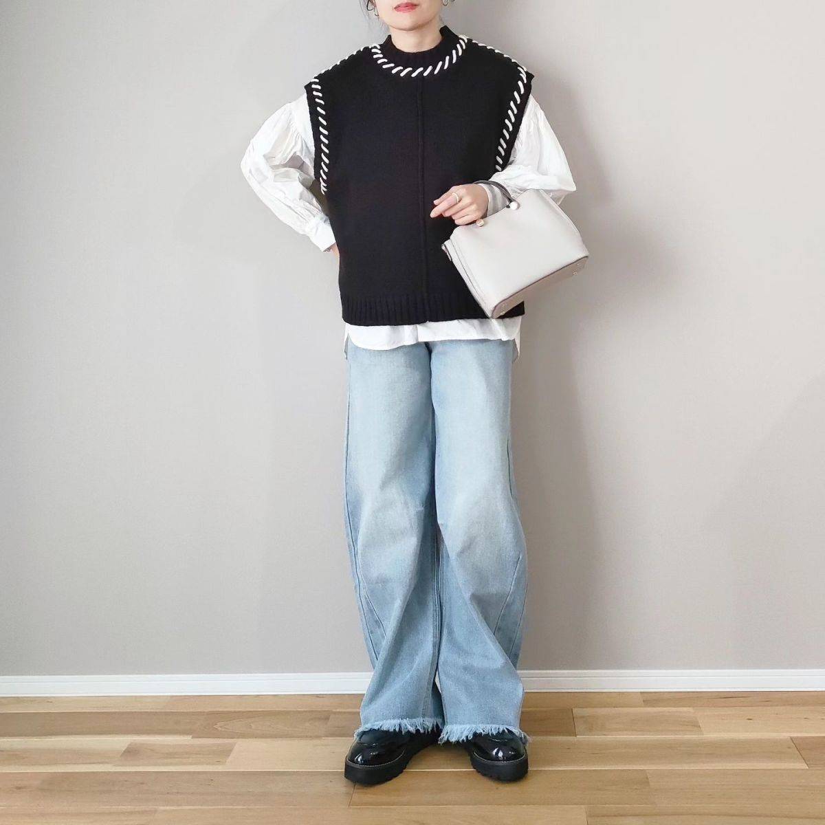 【2025年10月】この着方、最高にセンスいい……。秋のデニムパンツコーデ5選 | 4MEEE