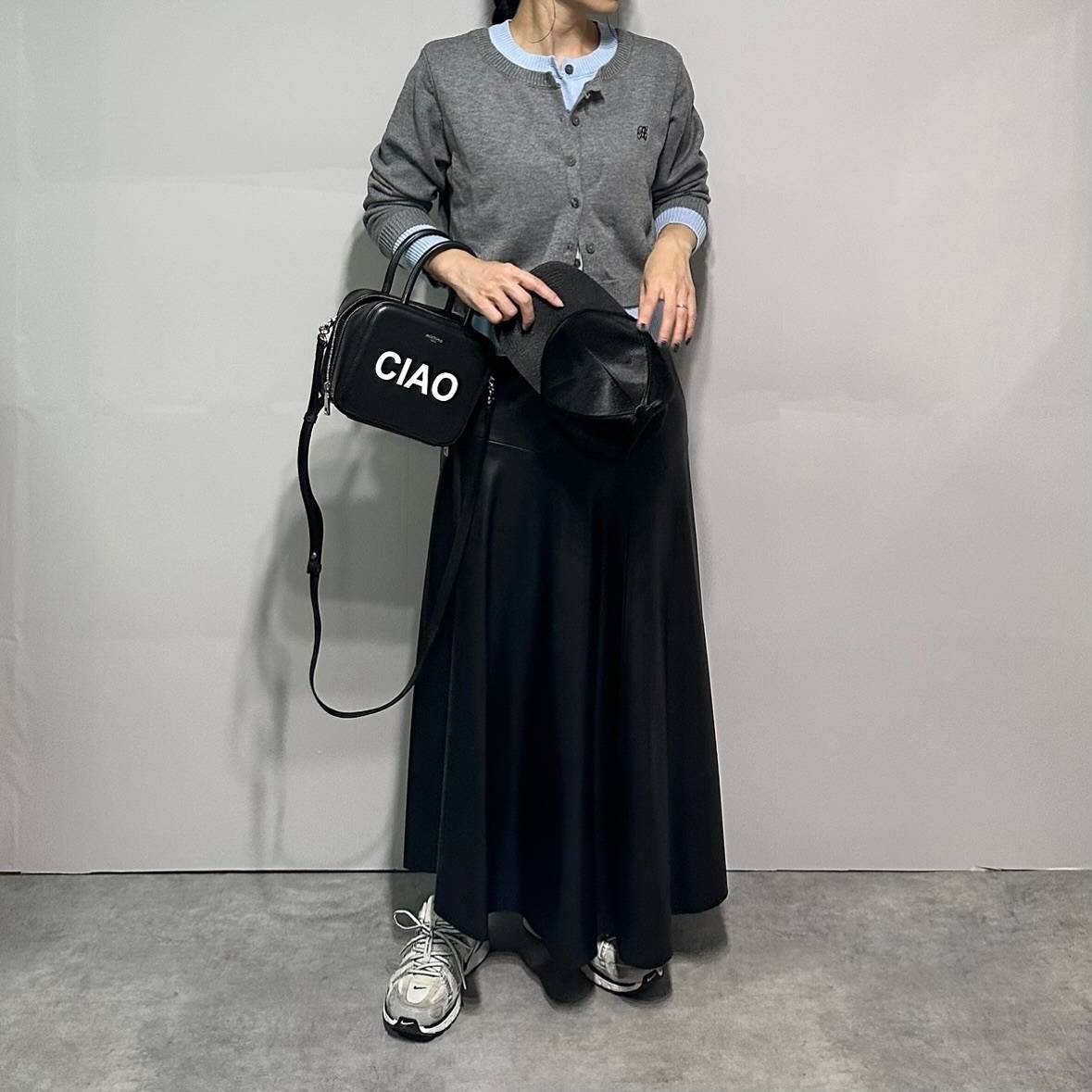 【2025年10月】とんでもなく大人可愛い……！秋のカーディガンコーデ5選 | 4MEEE