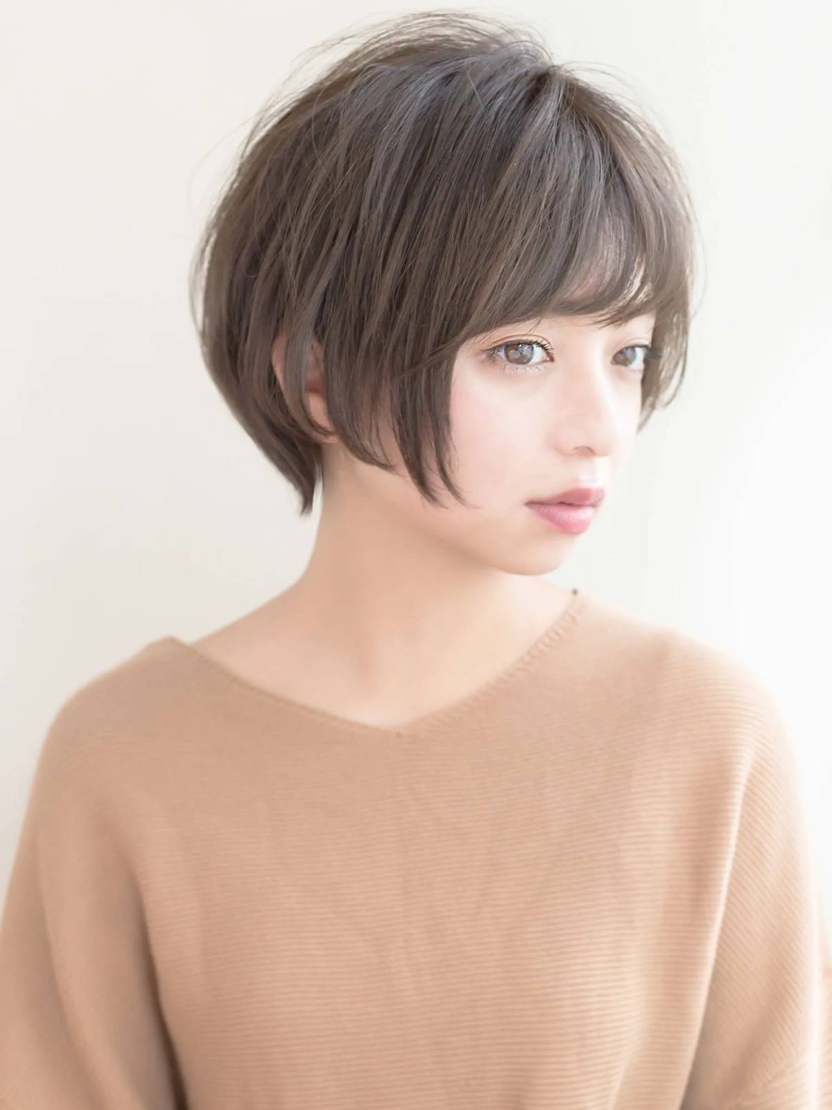 頑張らずして小顔に！顔が大きく見えないボブ5選〜2025年晩秋〜 | 4MEEE