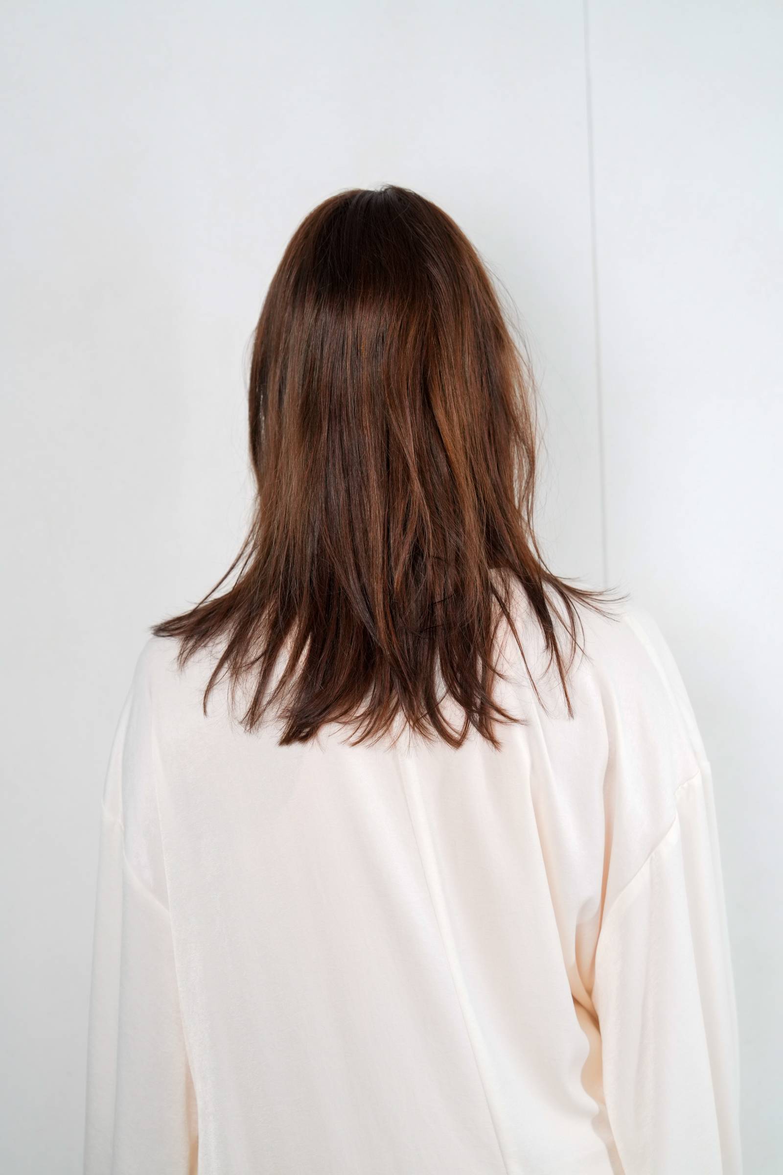 カリスマ美容師・エザキヨシタカ氏監修！新商品「iYON イオントリートメントブラシ」発売 | 4MEEE